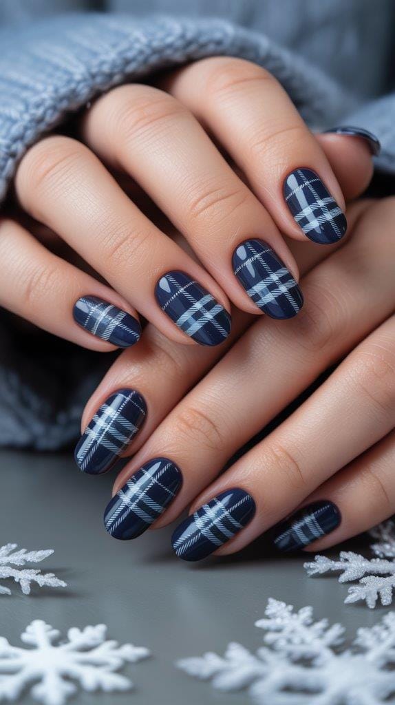 19 Festive Christmas Plaid Nail Designs for Holiday Glam - Faculty of ...