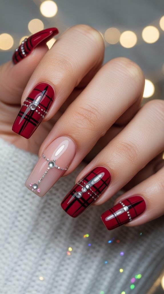 19 Festive Christmas Plaid Nail Designs for Holiday Glam - Faculty of ...